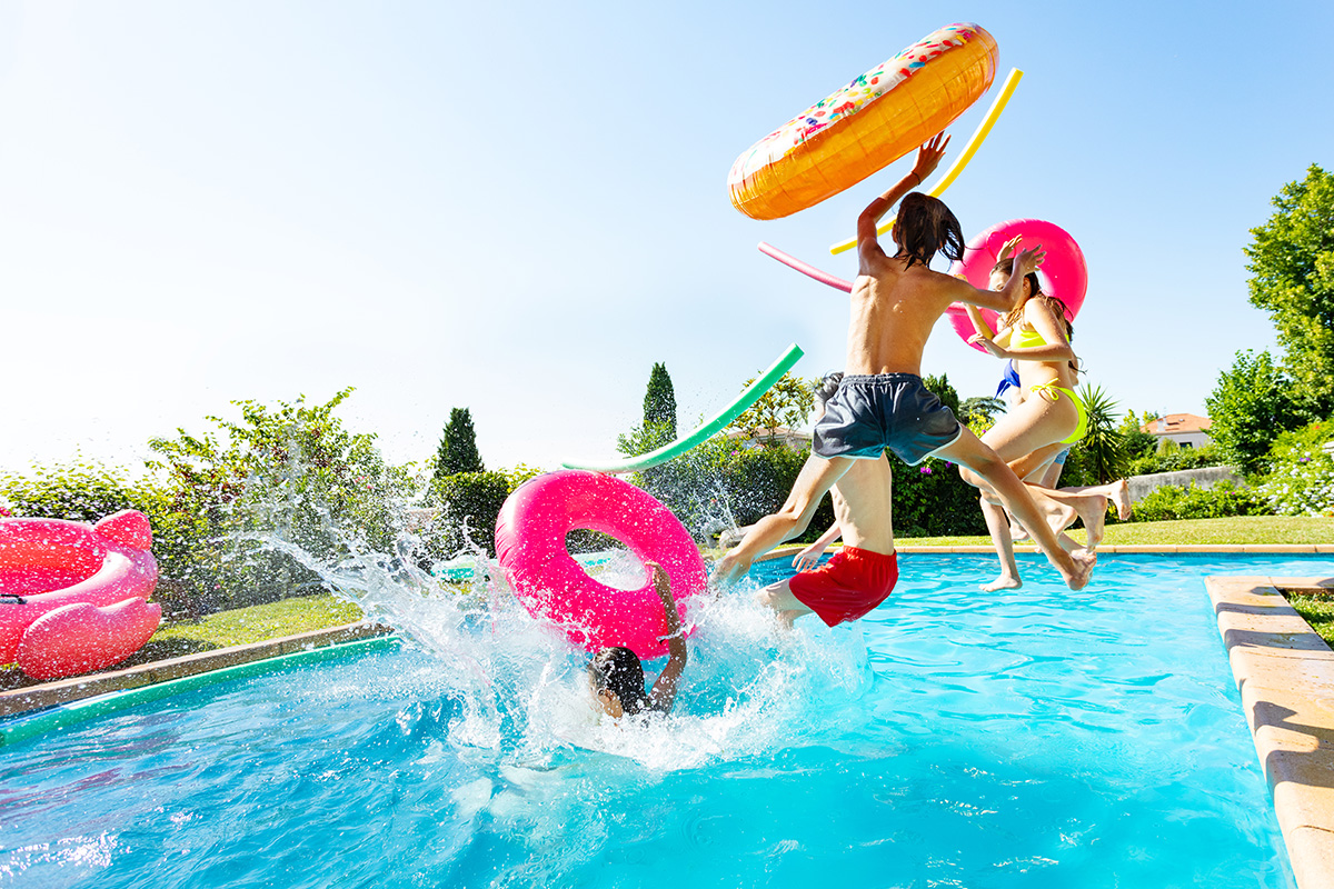 Pool Envy: How to Make Your Pool the Place to Be - FNHW Blog